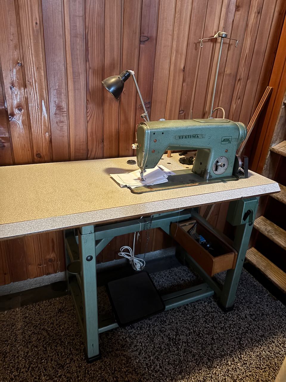 Šivaljni stroj Textima starejši