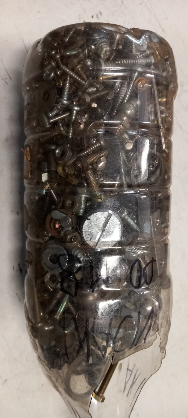 VIJAKI, matice od 3 do 8mm, v pvc steklenici, cca 4 kg.
