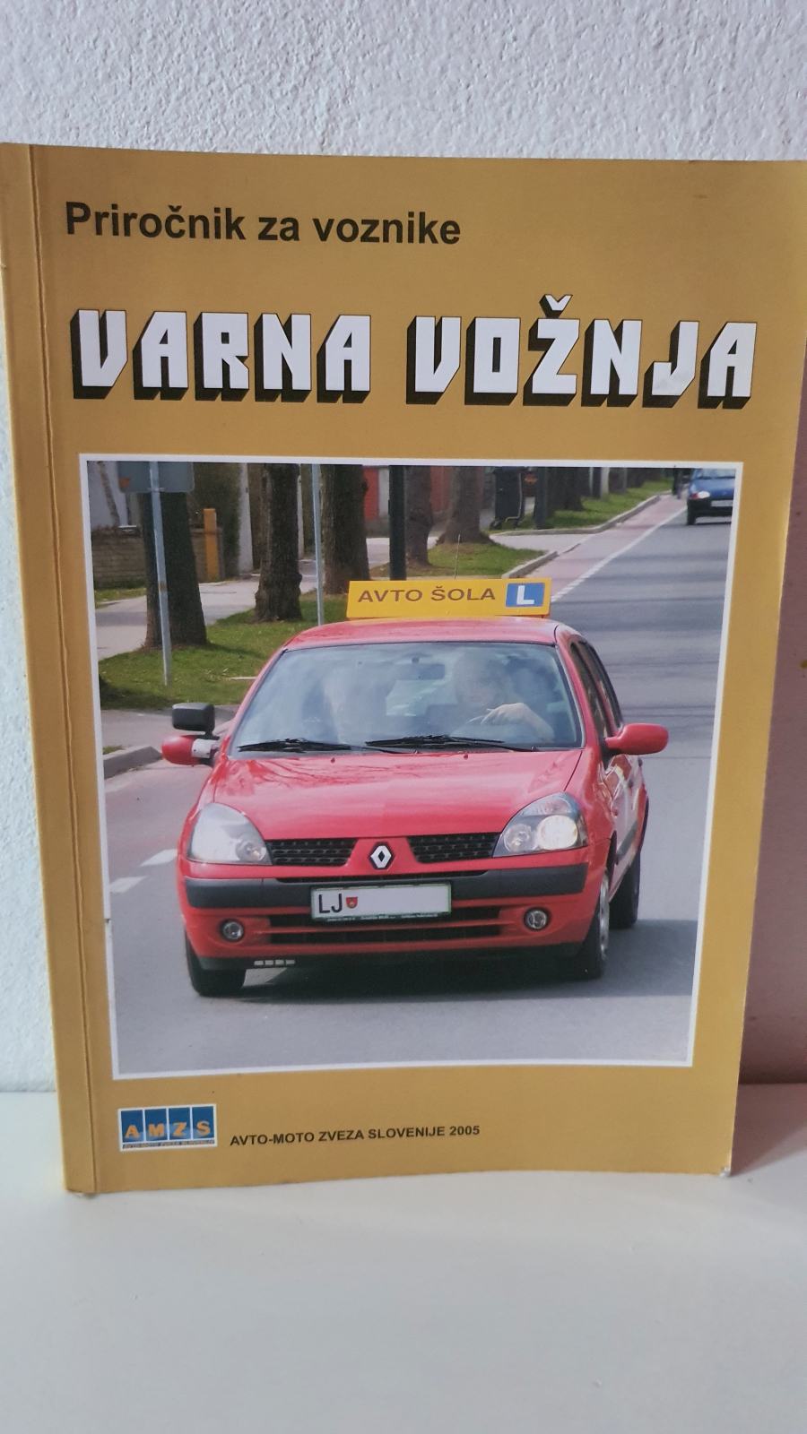 PRIROČNIK - Varna vožnja, brezhibno
