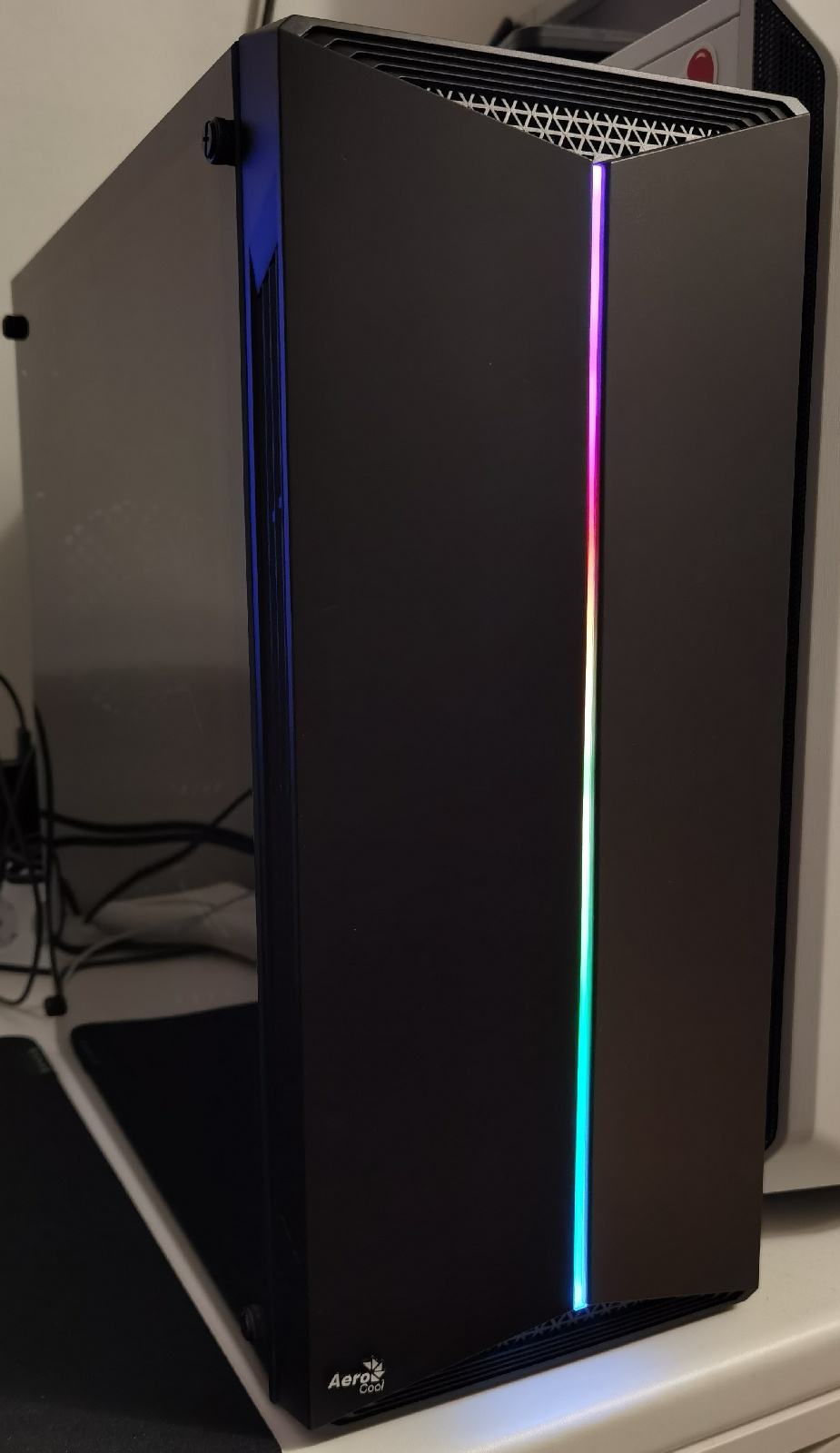 Računalnik x4 955/ 8GB RAM/ 256GB SSD/ RADEON 4890