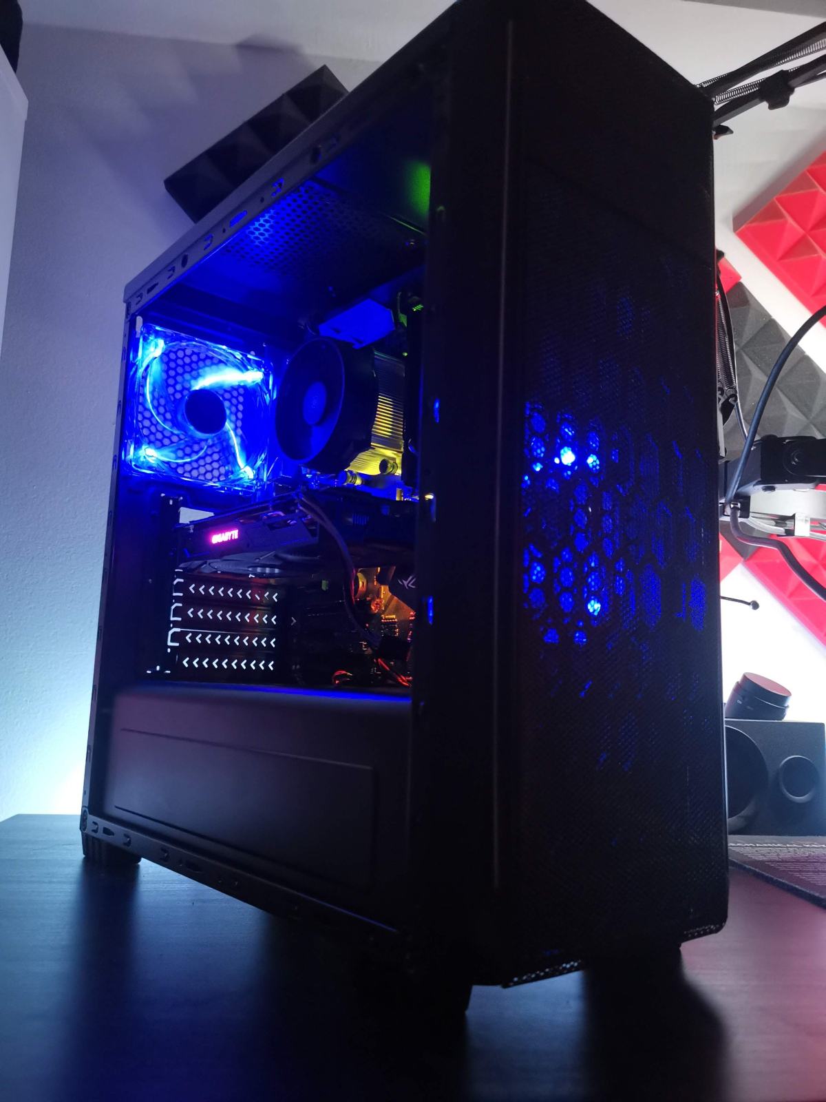 Gaming PC/Računalnik - Ryzen 5 / RX 580 8GB / 16GB RAM