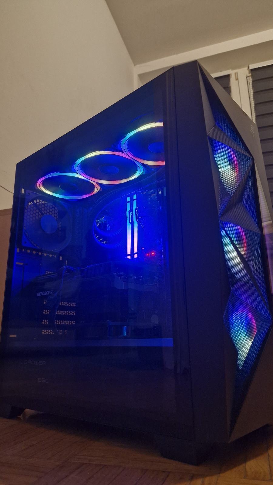 Ryzen 7 7700X Rtx 4070 32Gb Ddr5 2TB Ssd