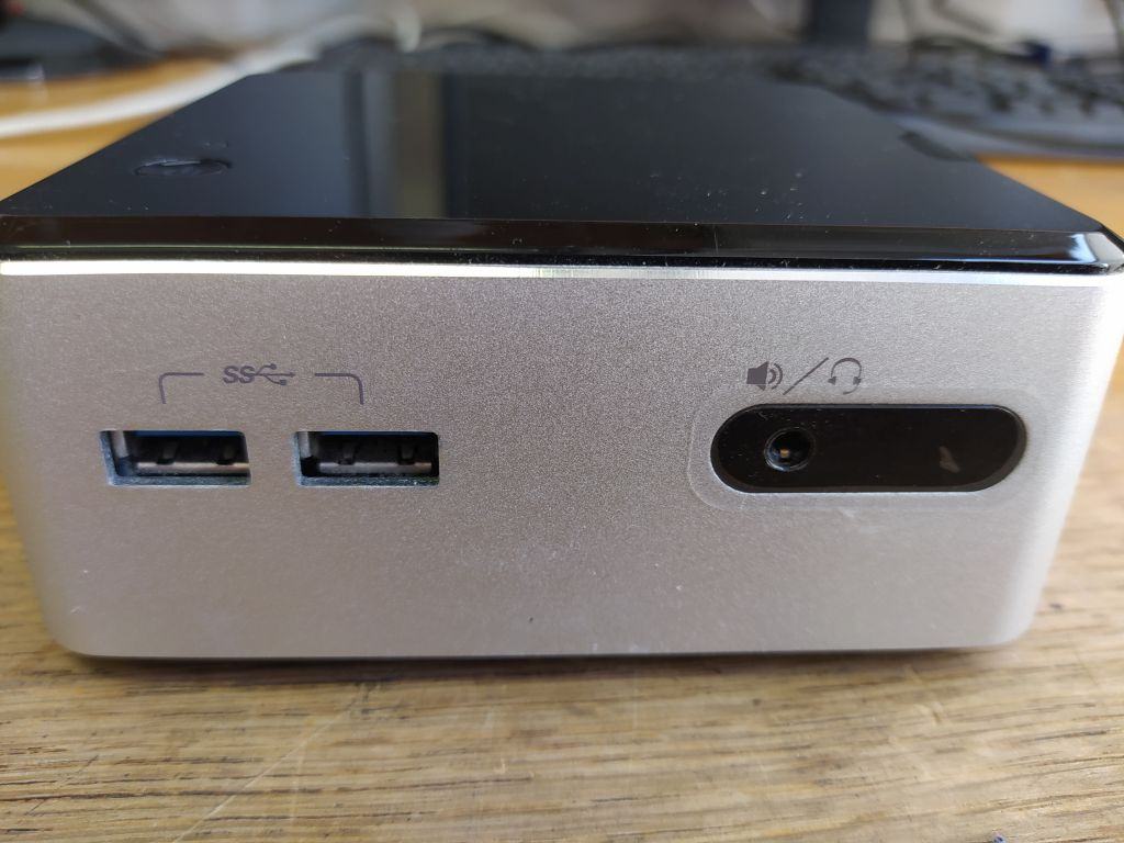 Intel NUC D34010WYKH i3-4010U 4Gb