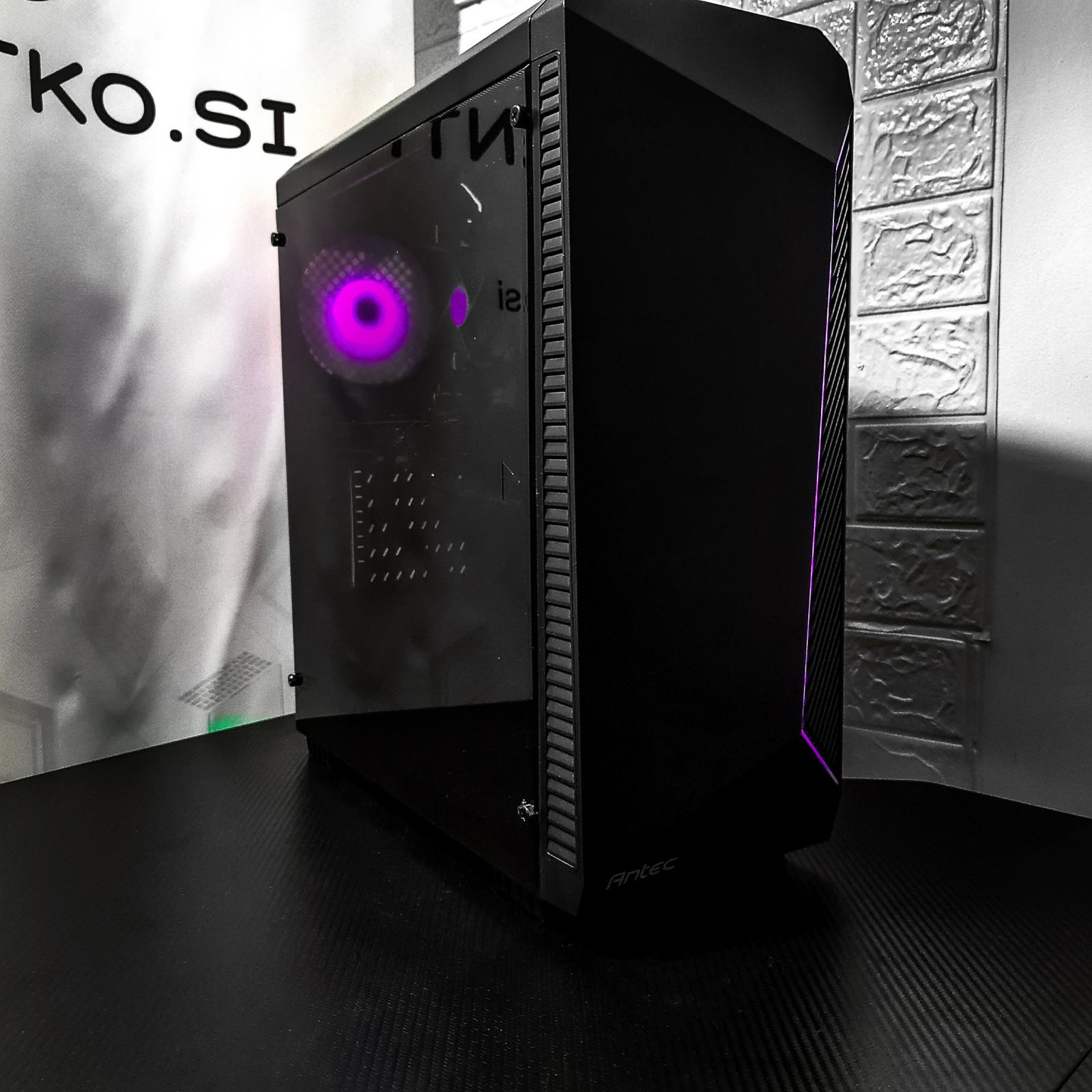 VELOCITY / GAMING & WORKSTATION PC / R9 380 4GB / i5 4440 / 16 GB