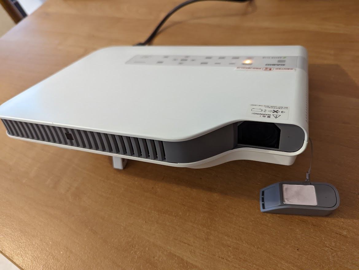 Vrhunski projektor CASIO XJ-A256