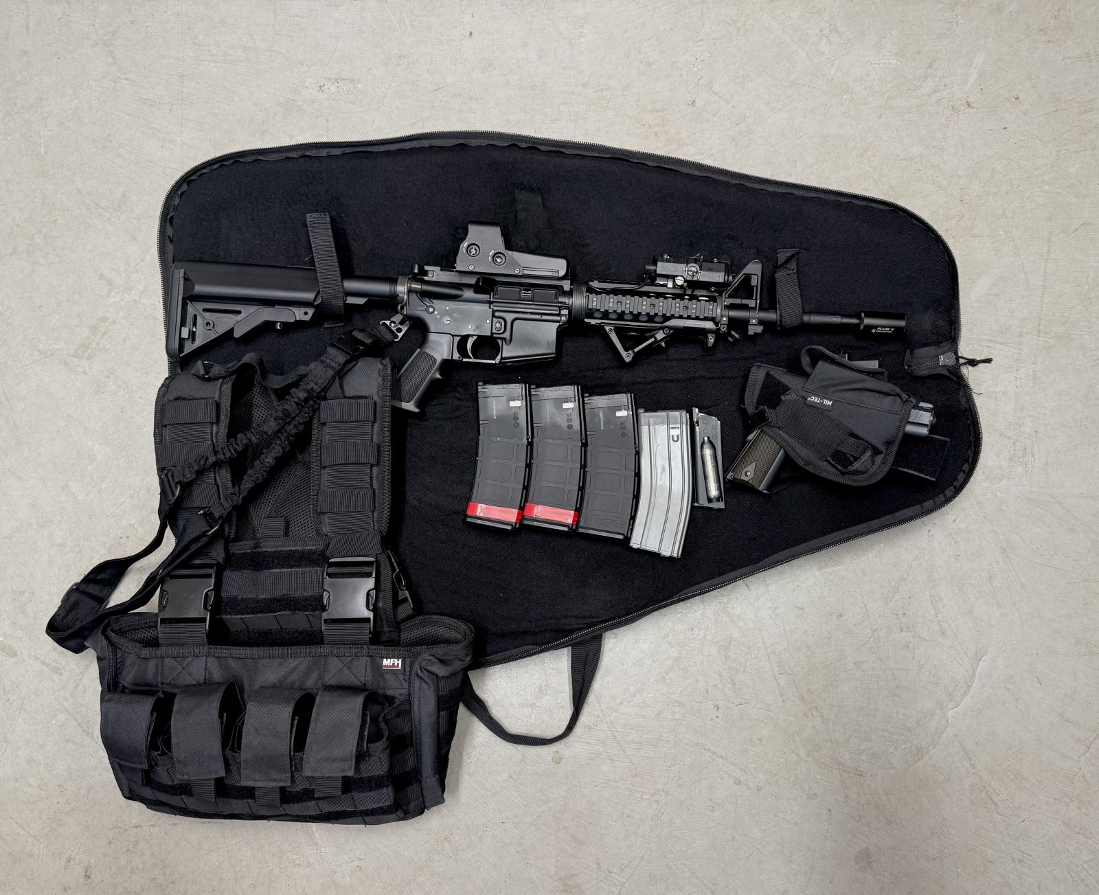 Airsoft oprema (full-metal GBBR taktičen komplet)
