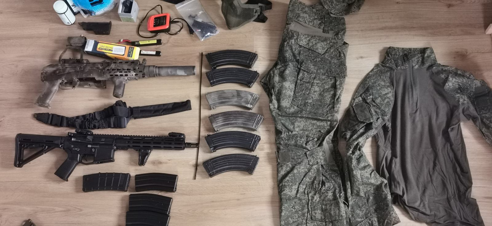 AIRSOFT OPREMA IN 2 PUŠKI