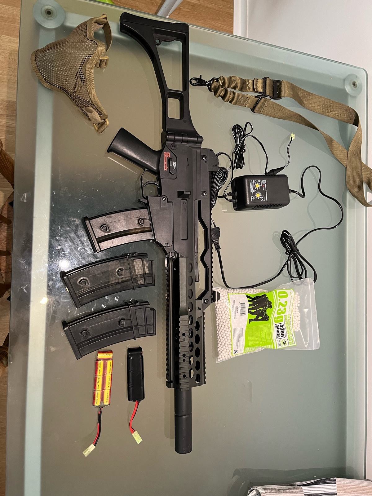 Airsoft puška G36C z dodatno opremo