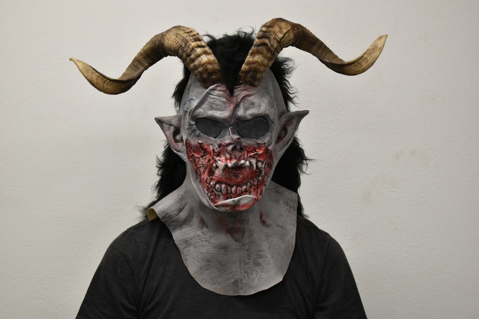 Maska Parkelj Krampus Krvoločnež 2