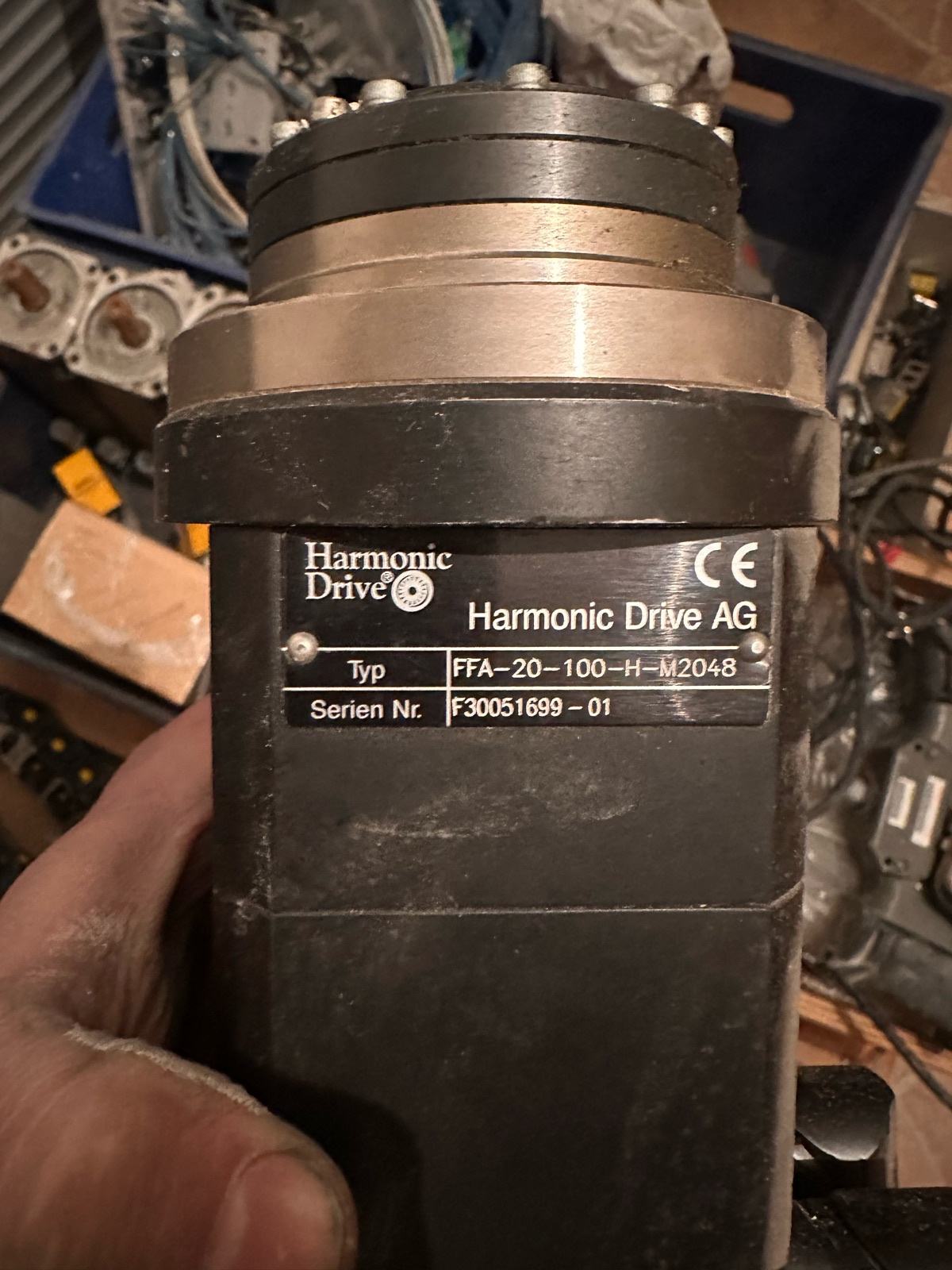 Harmonic drive servo motor