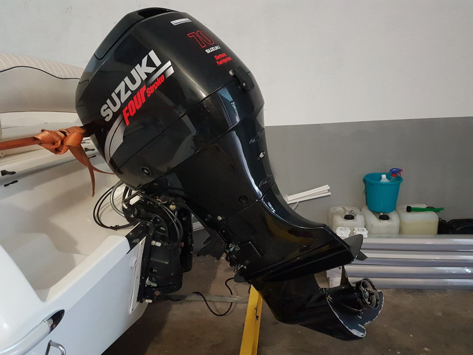 Suzuki df 70