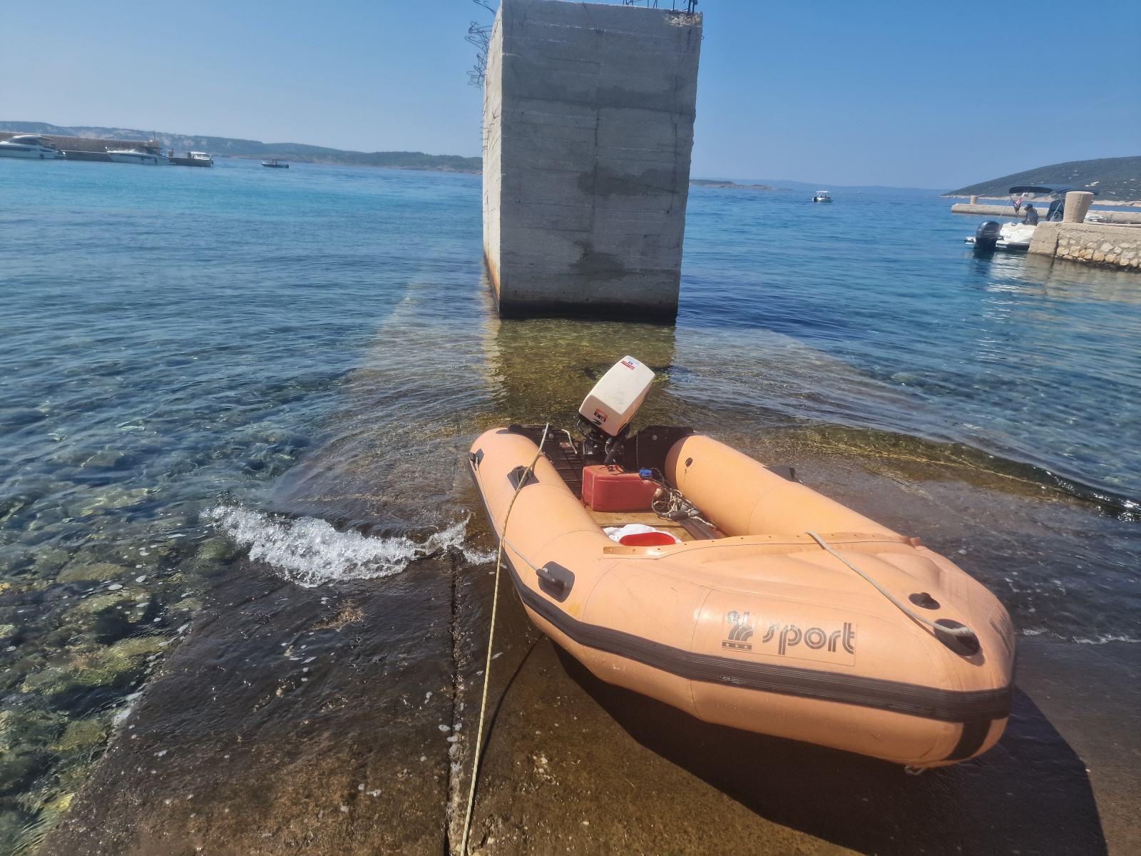 Tomos 18, gumico čoln podarimo