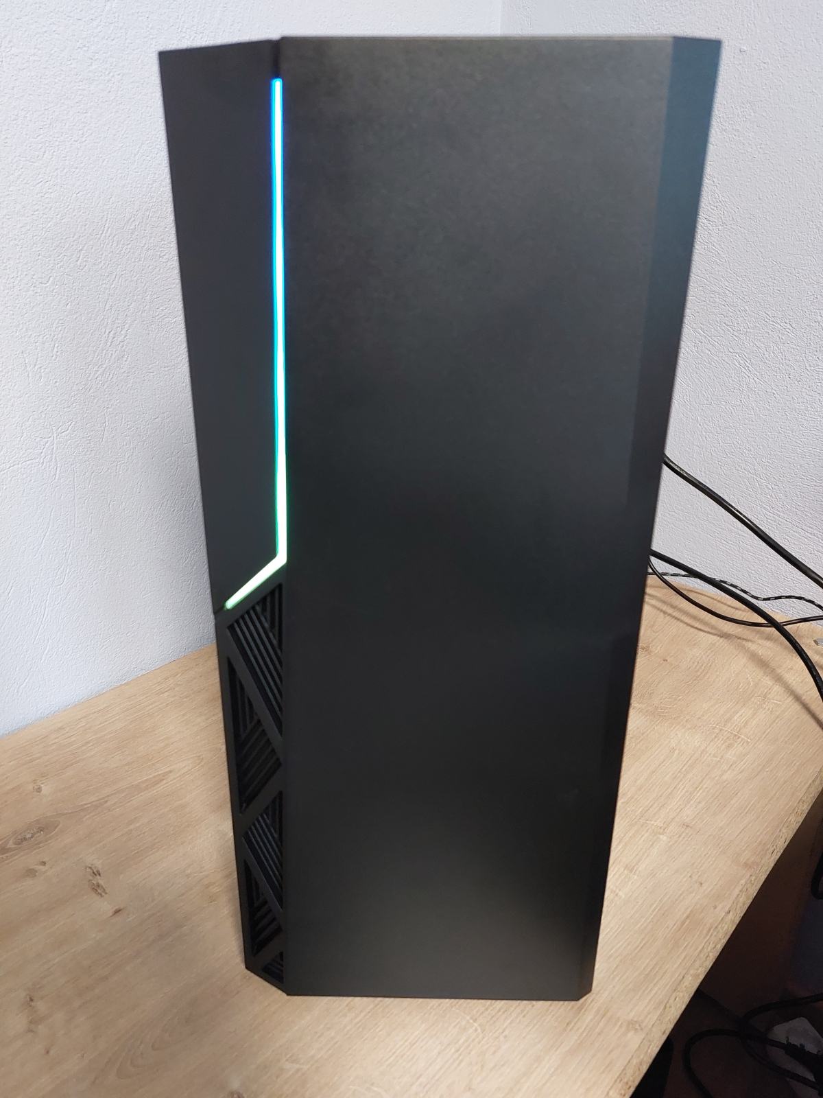 Gaming PC - nov sestavljen računalnik RTX 2060, 32 GB Ram, 1 TB SSD