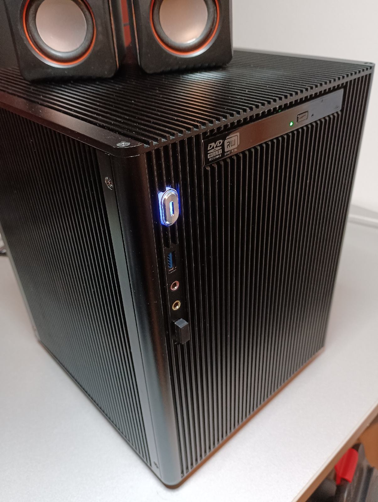 GAMING PC Ryzen 5500 AMD RX 6600 XT 8GB DDR6 16GB RAM 512GB SSD