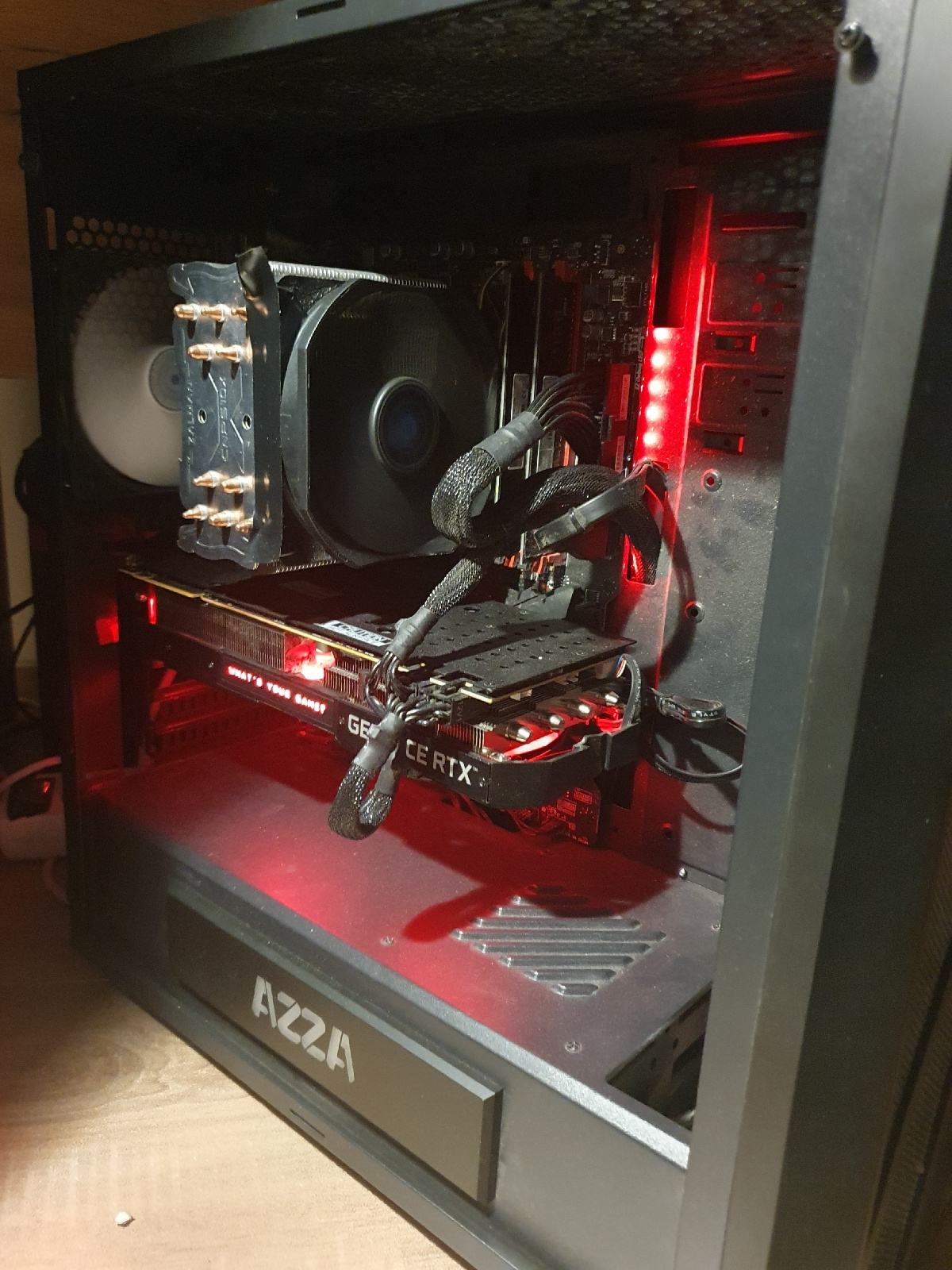 Gaming računalnik i7-9700k, RTX 2080, 16 GB