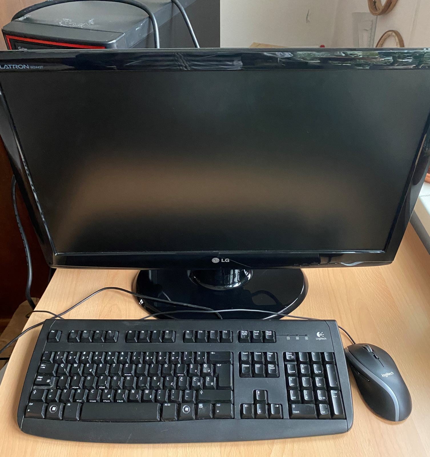 Intel Pentium G4560 GTX 1050 ti SSD LG monitor
