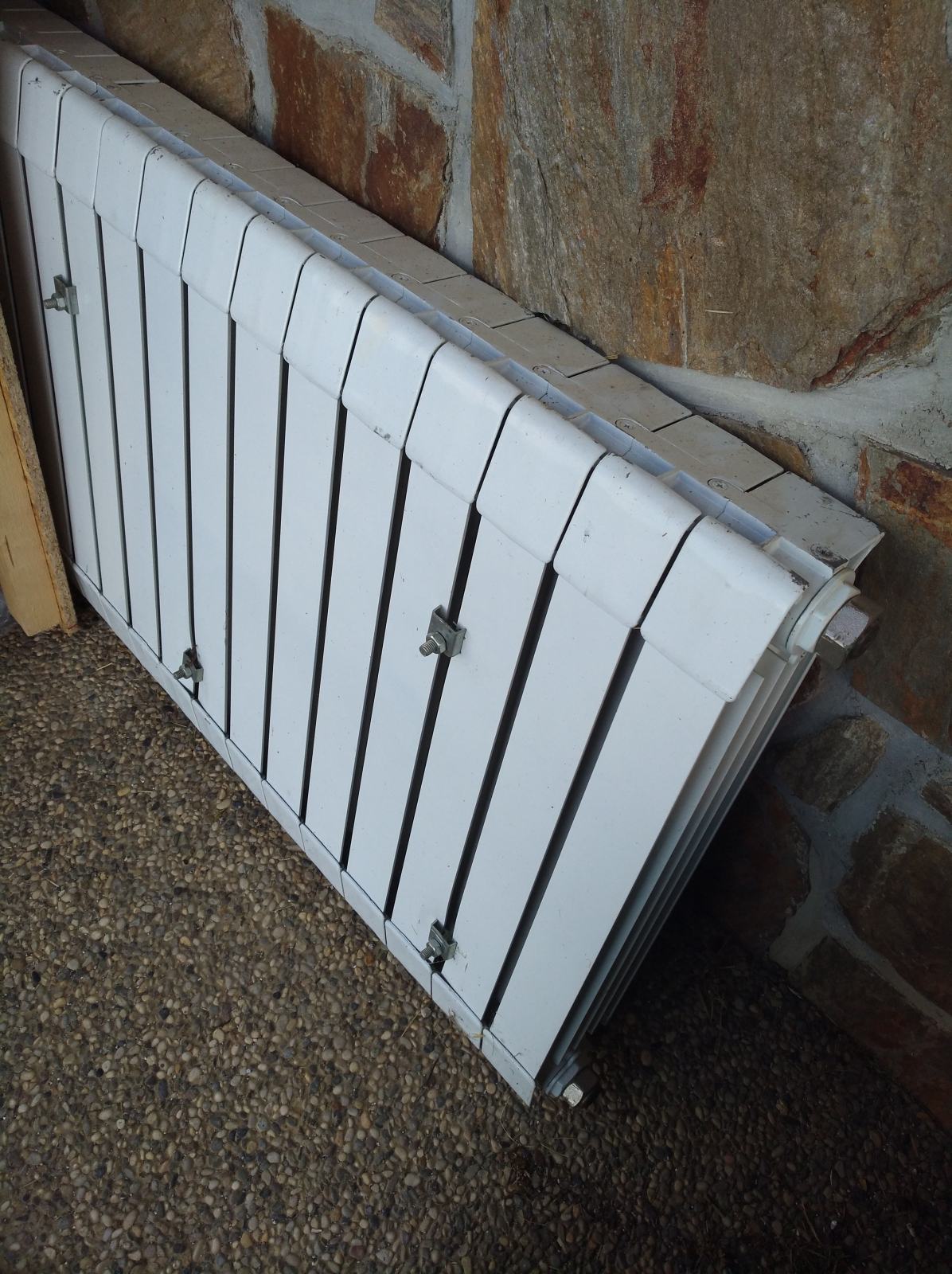AKLIMAT RADIATORJI (višine 56cm in 24cm)