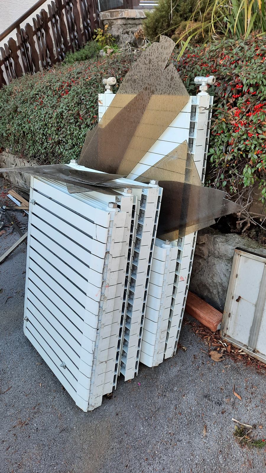 Aluminijasti radiatorji več velikosti