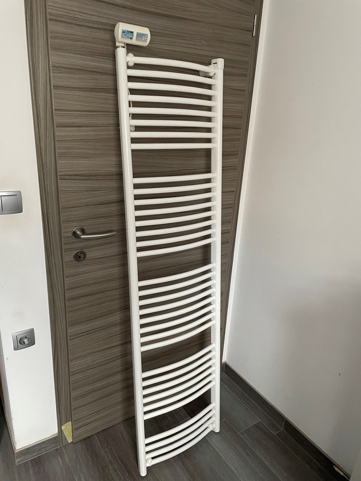 Cevni električni radiator BIAL