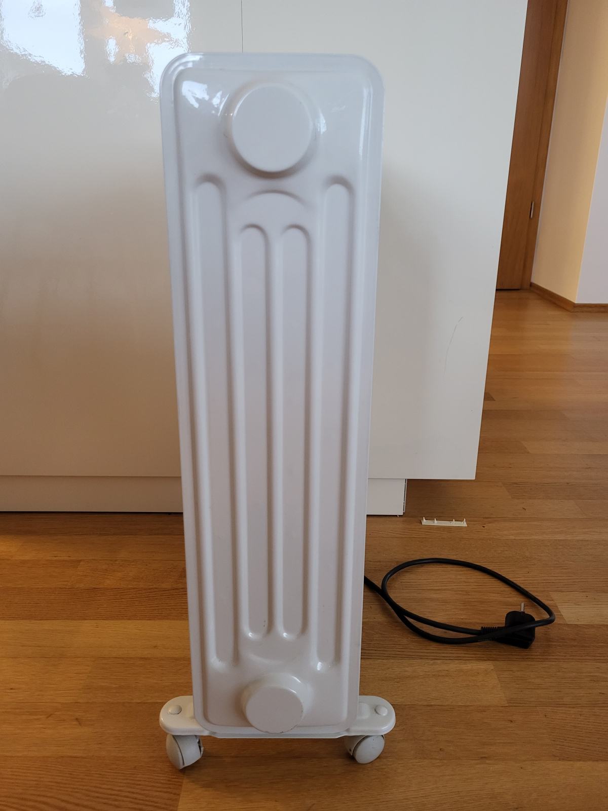 Električni oljni radiator, 2000W, NERABLJEN