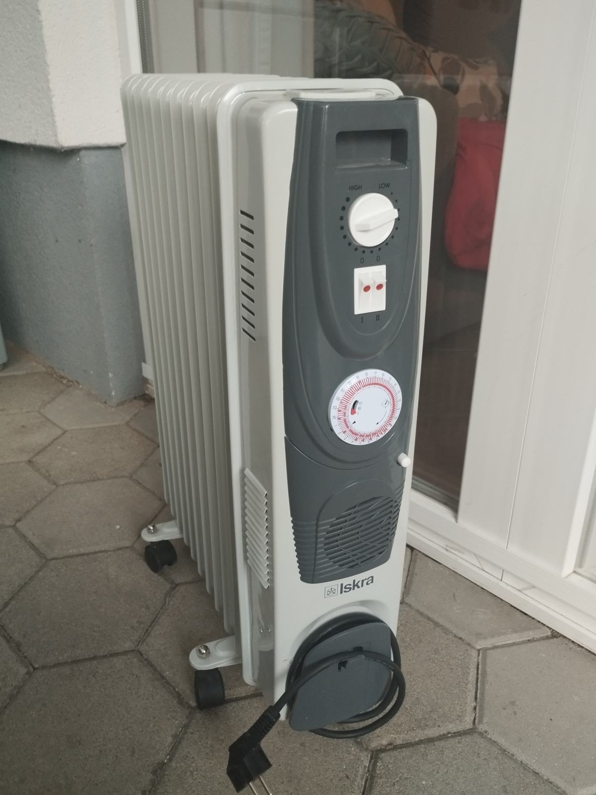 Električni oljni radiator Iskra 2900W z ventilatorjem