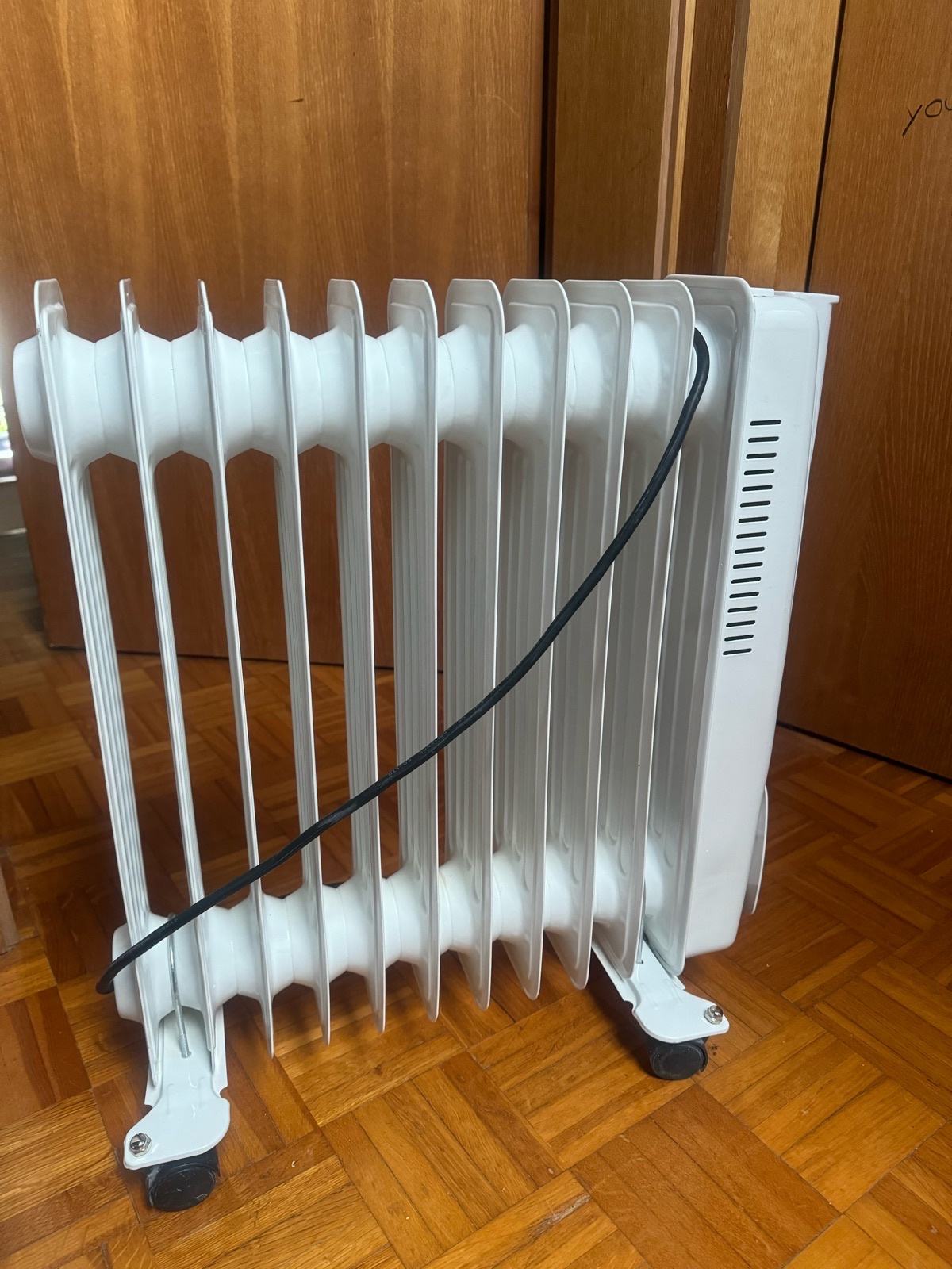 Električni oljni radiator