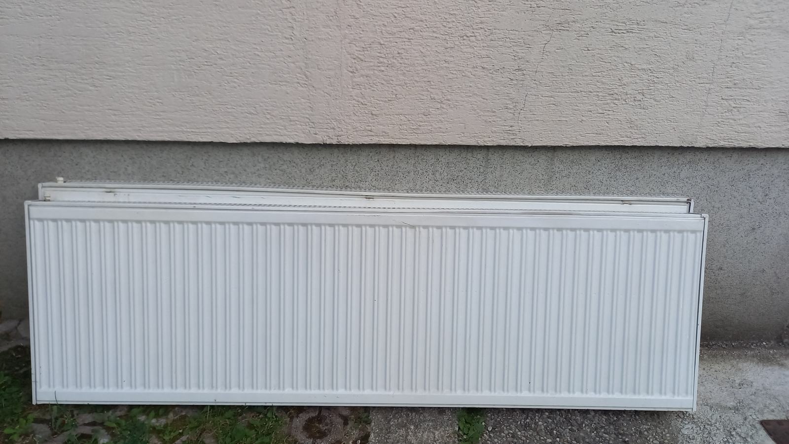 Prodam radiator na centralno ogrevanje: dolžina 200cm x 60cm višina