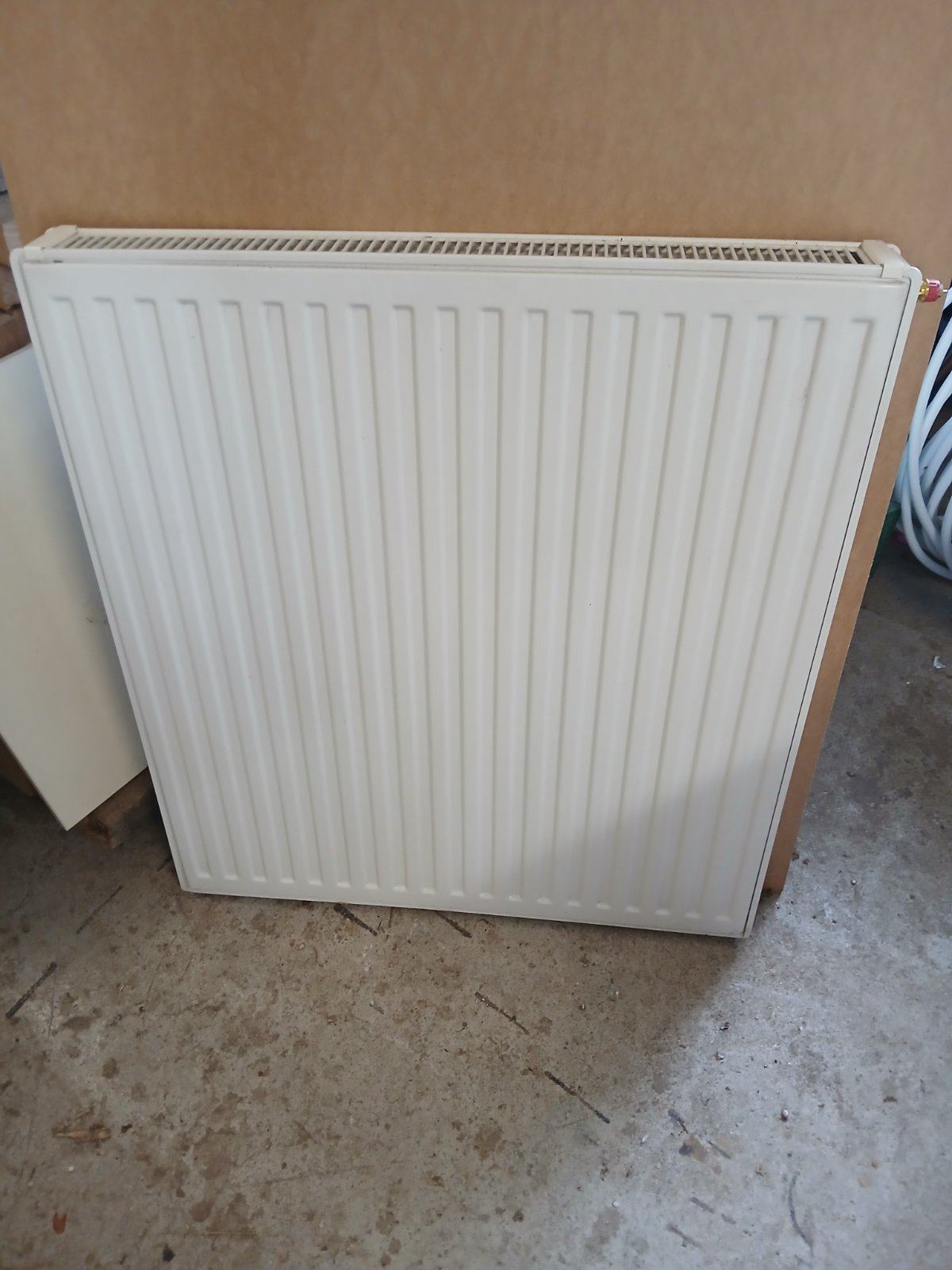 RADIATOR 80 X 90 CM