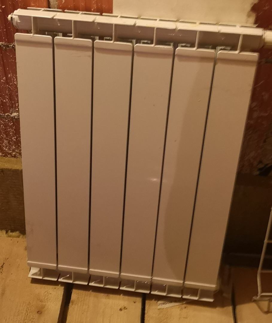 Radiator Aklimat v690mm x 6 členov neuporabljen