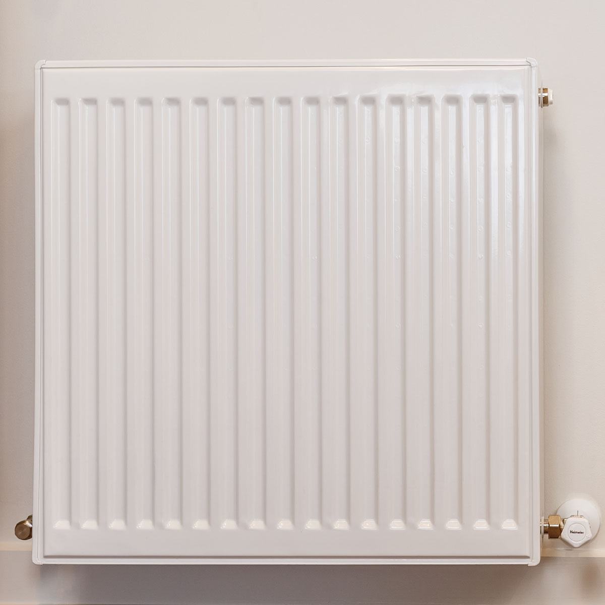 Radiator DeLonghi Radel, K22, višina 700mm, širina 500 mm