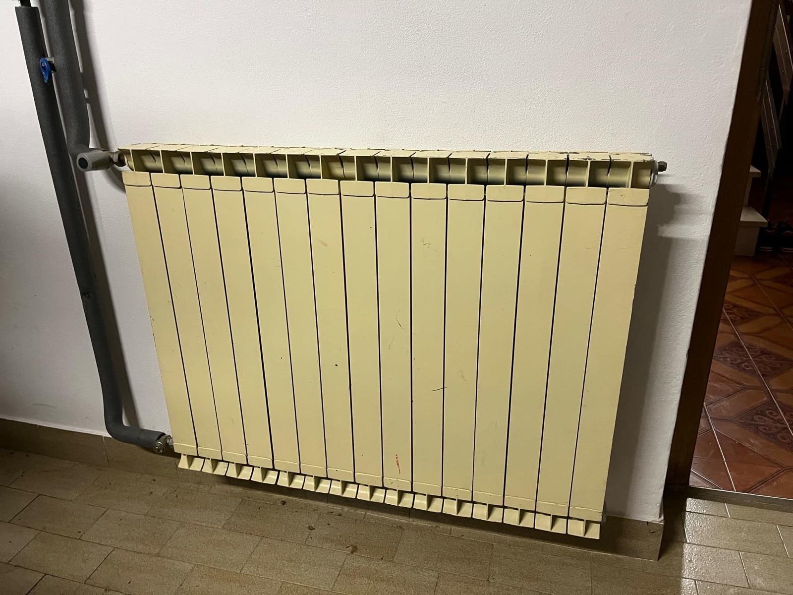 Radiatorji velikosti 70cm in 56cm