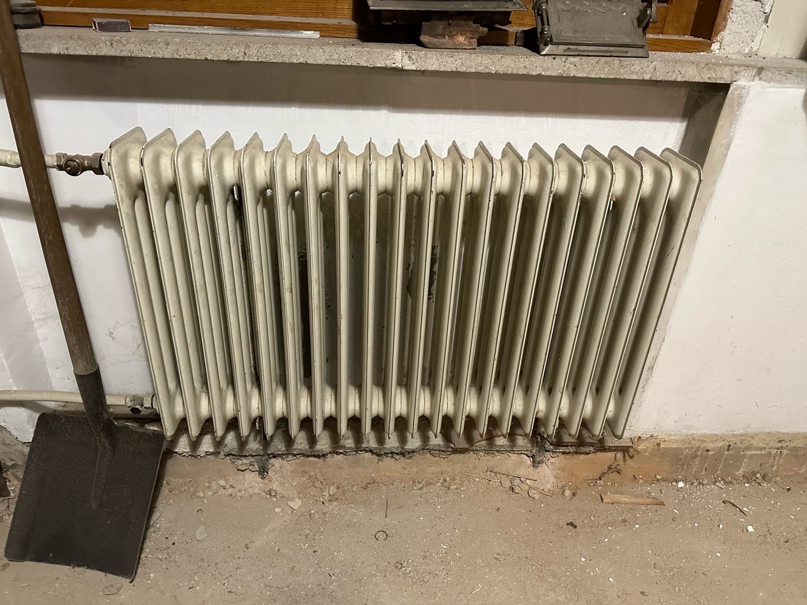 Rebrast starinski radiator 100cmx 60cm