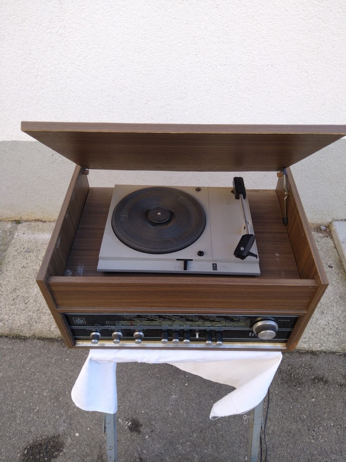 Radio in gramofon ISKRA - Trenta SNG 1010