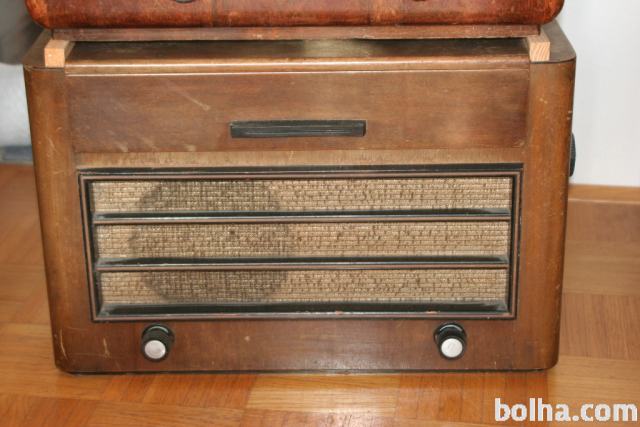Starinski radio Saba 446 WLK