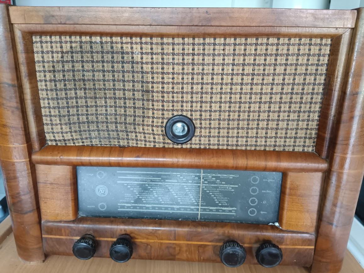 Starinski radio Tip TESLA 53 prodam