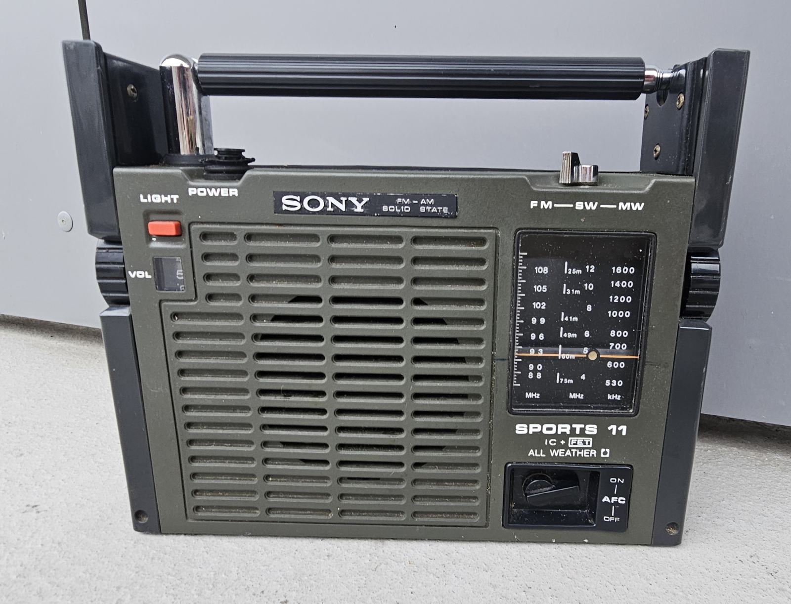 STARODOBNI RADIO SONY SPORTS 11 ICF- 111B Delujoč Antena konica odloml