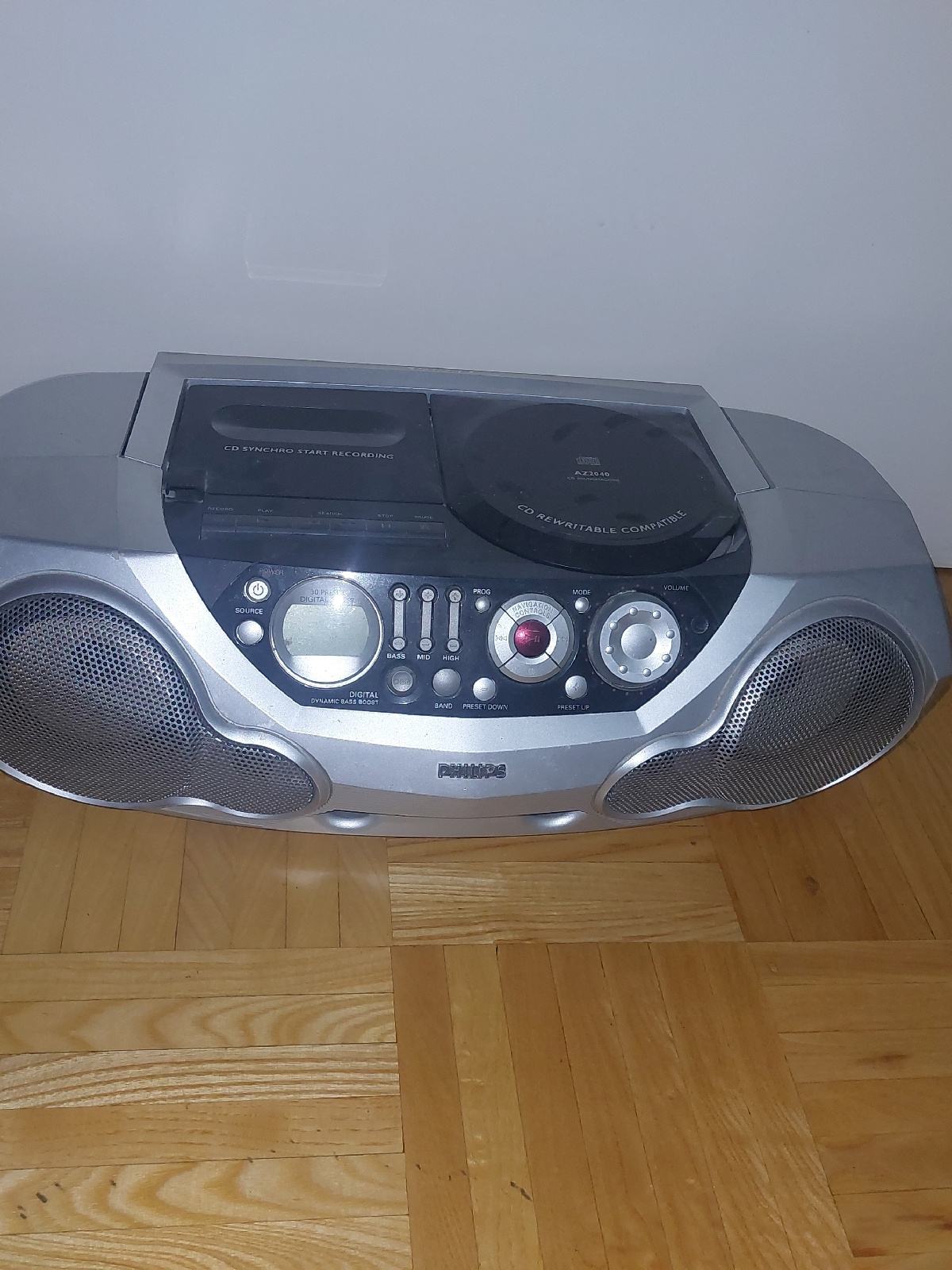 Radio, cd predvajalnik, kasetofon