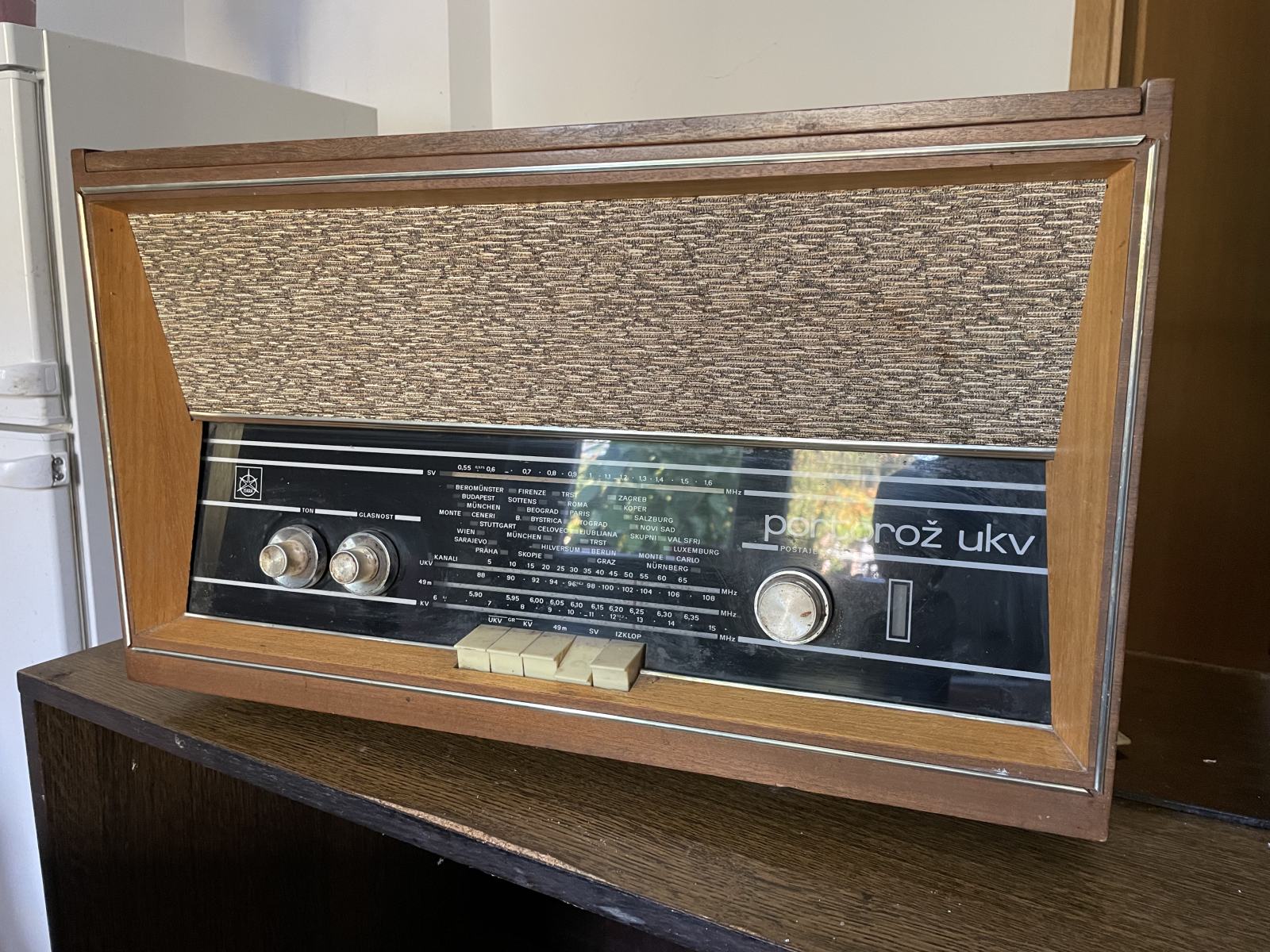 Starinski radio Iskra