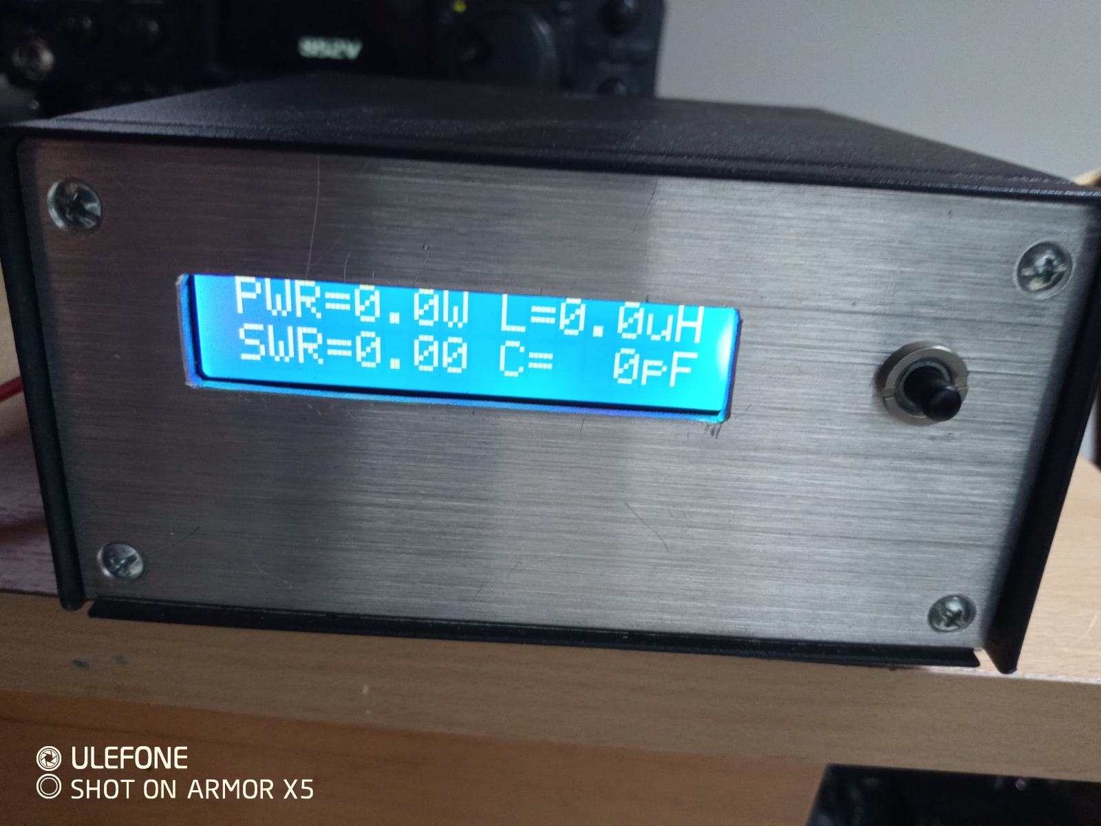 Externi antenski tuner AT100 po načrtu N7DDC