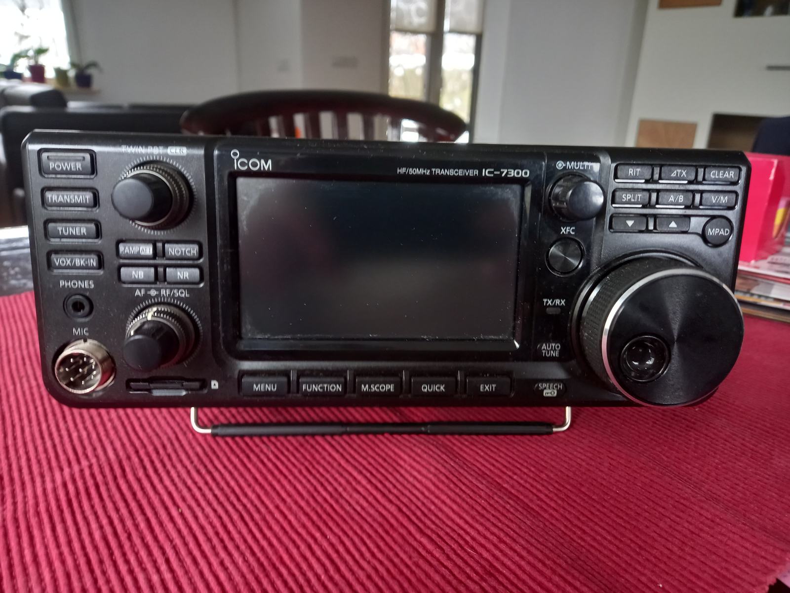 IC-7300
