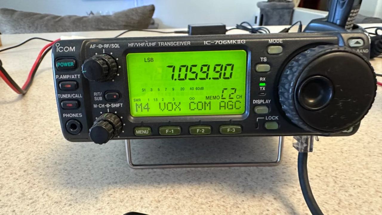 ICOM IC-706MKIIG HF/50/144Hz/430Hz radioamaterski sprejemnik