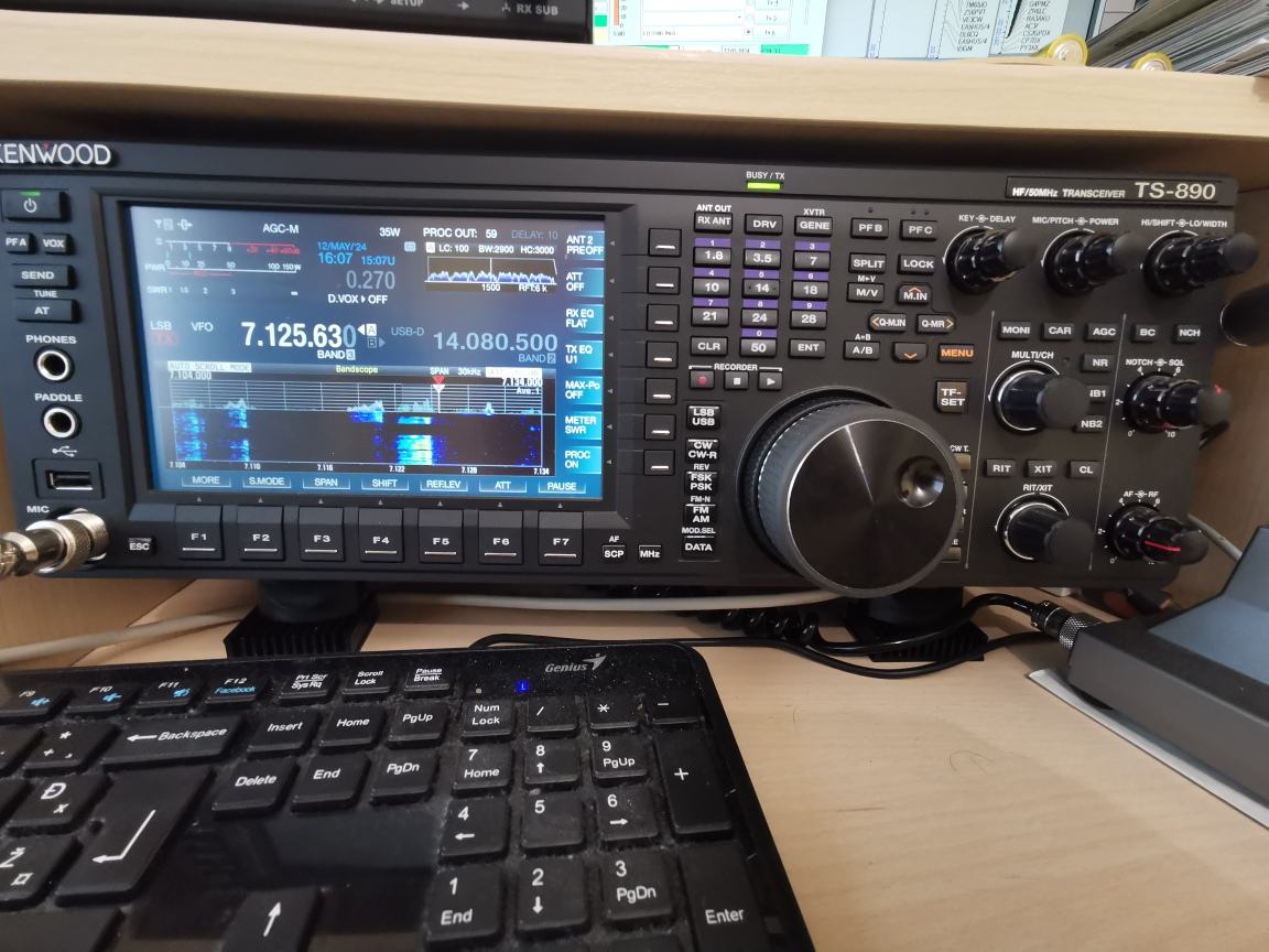 Kenwood TS 890s