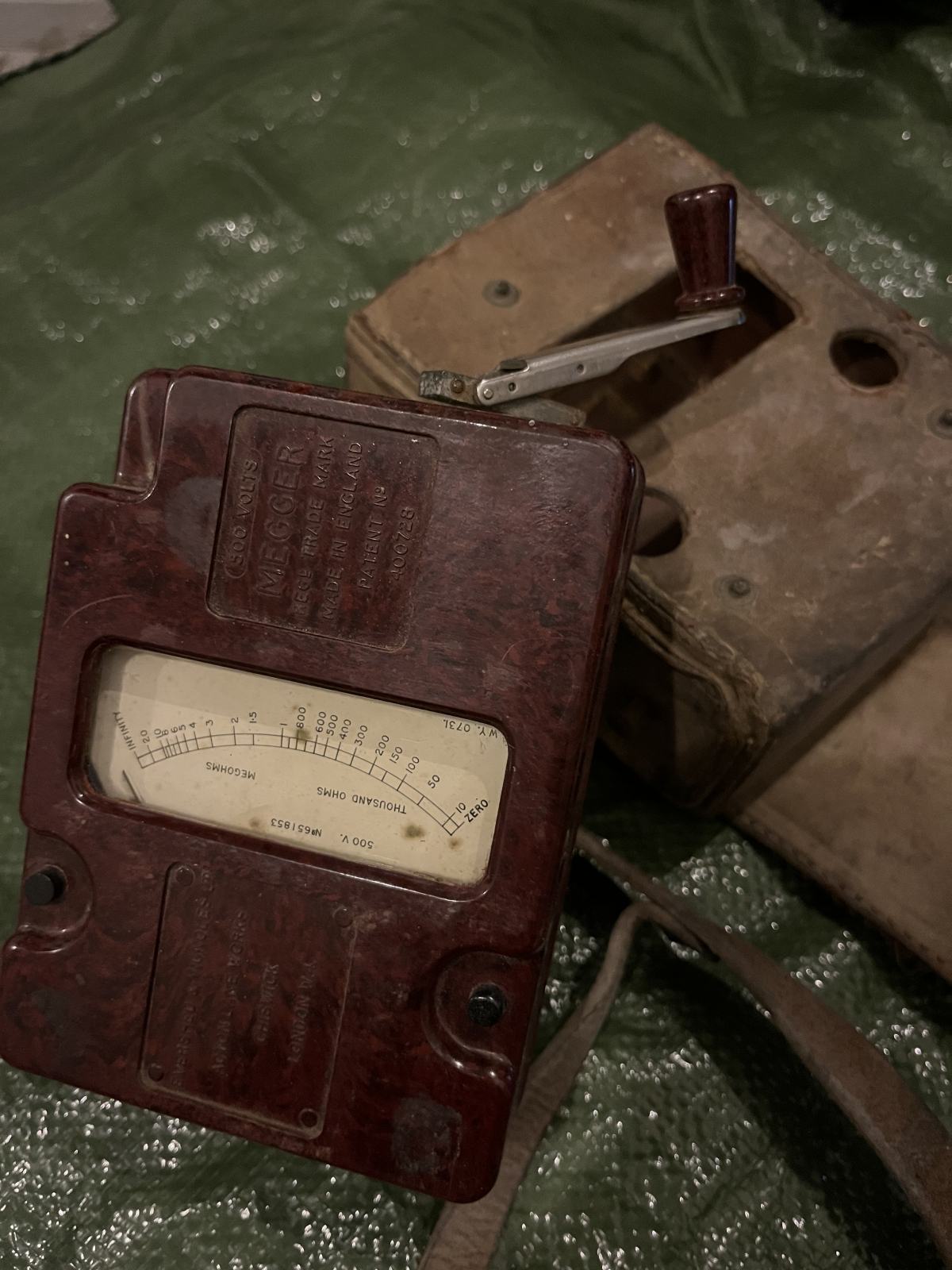 Vintage ohm meter MEGGER angleški