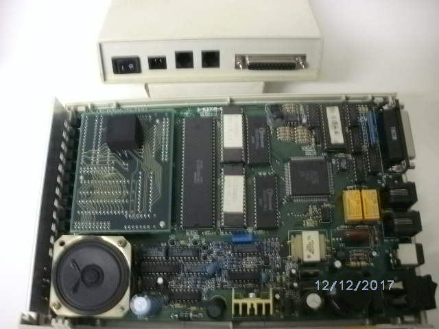 Elektronski elementi za hobi elektroniko.