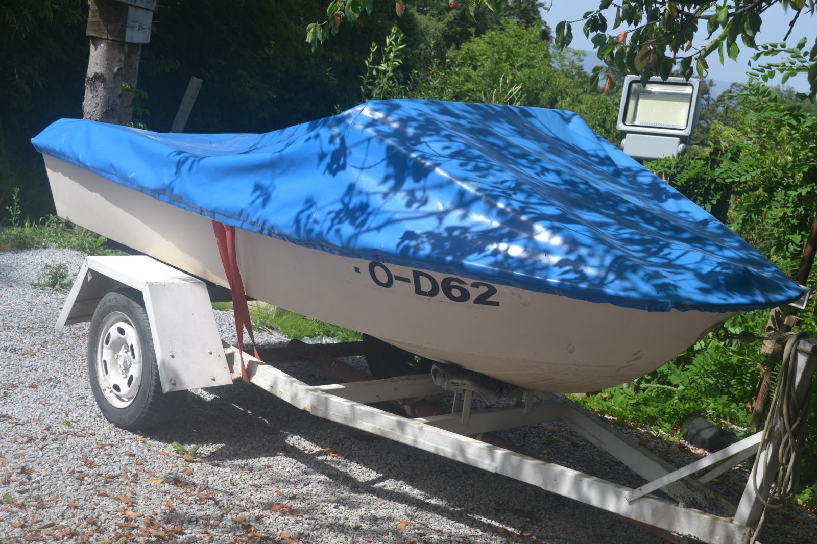 ELAN Gliser 360, cena: 2900 EUR, tel: 070 222 370.