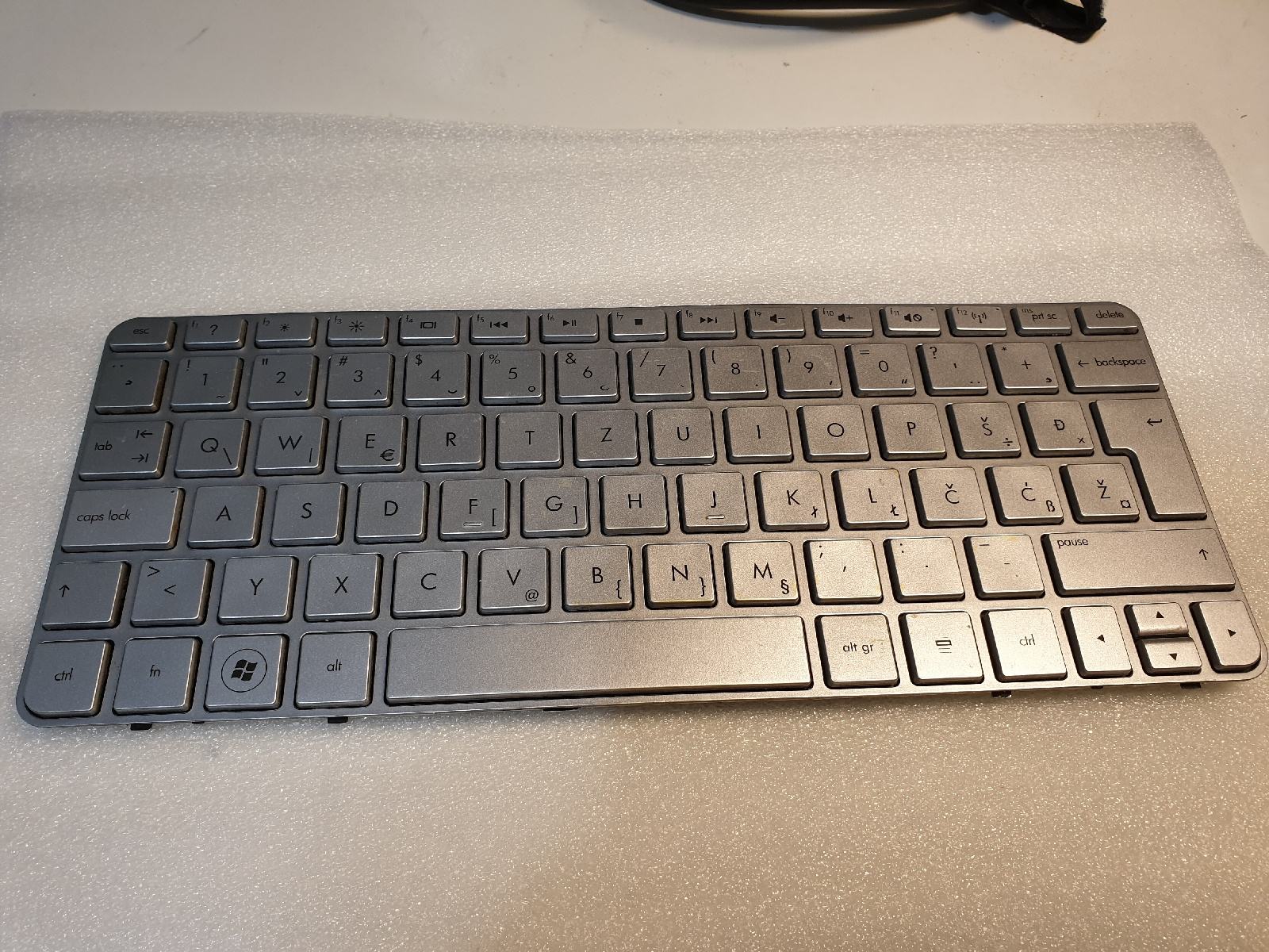 Tipkovnica za HP prenosnik mini, slovenska s šumniki