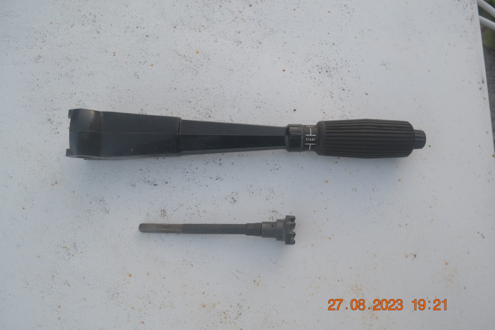 Evinrude ročica za plin, cena: 30 EUR, tel: 070 222 370