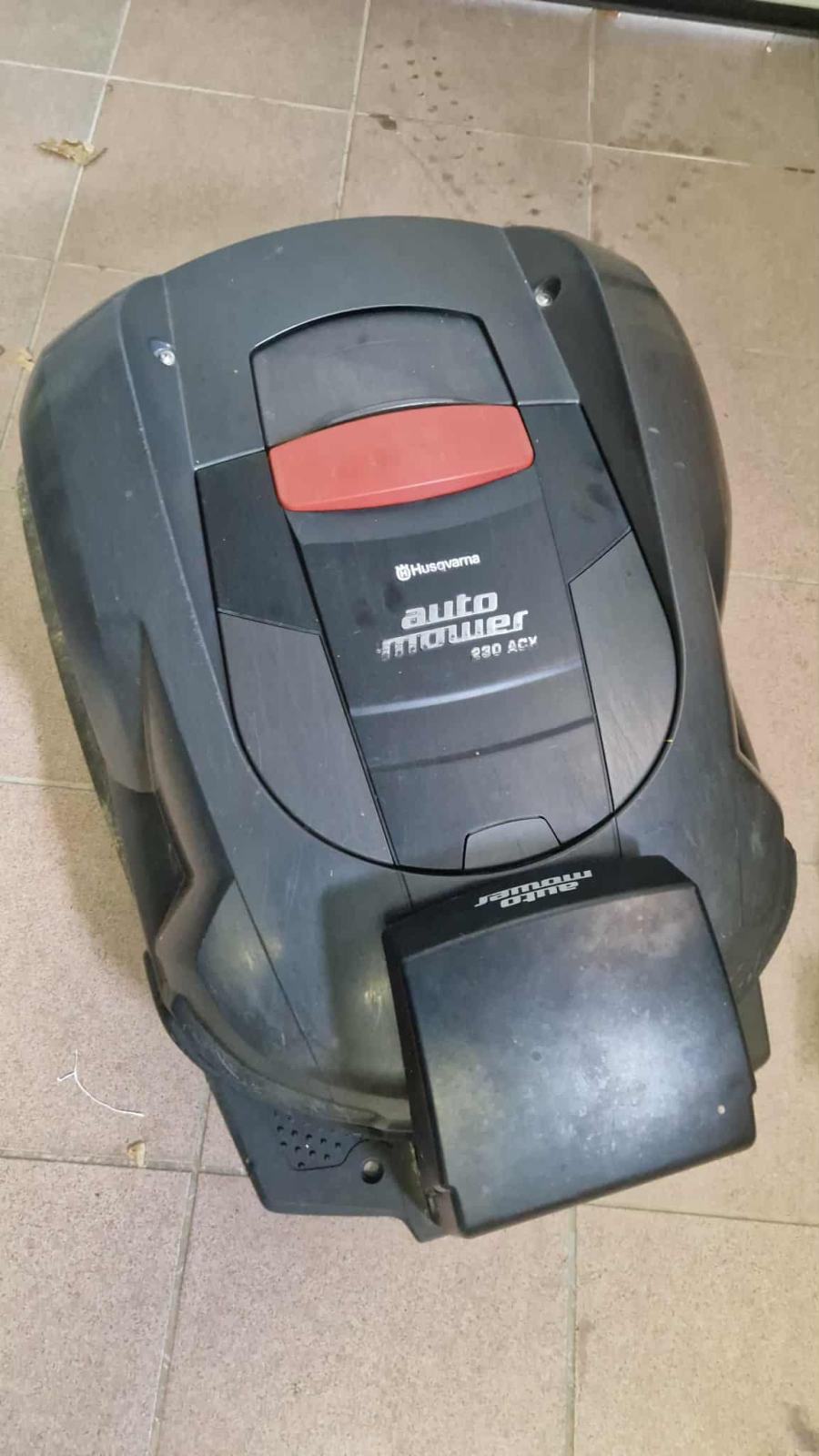 Husqvarna 230 ACX v okvari - za rez. dele