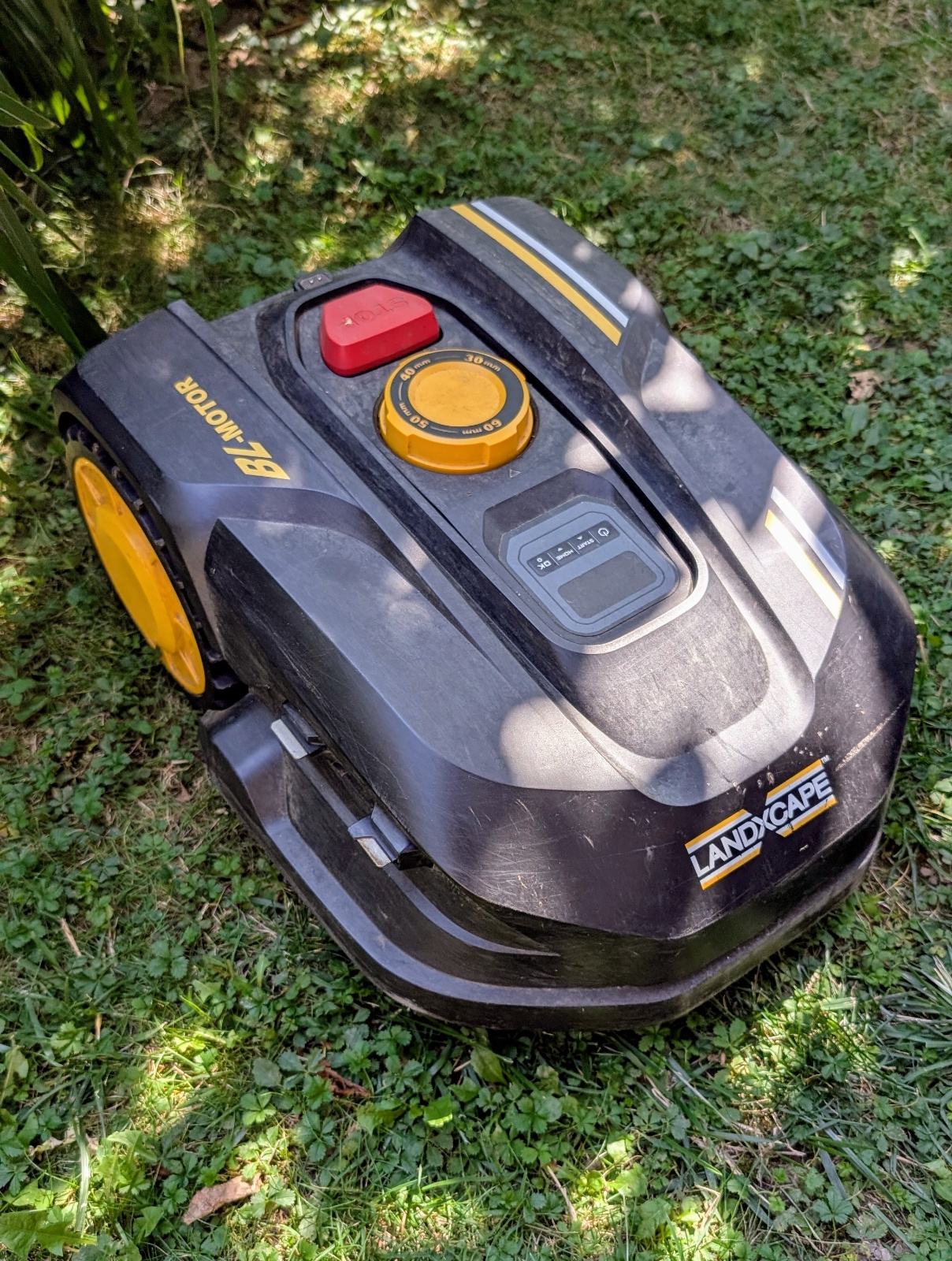 Robotska kosilnica Landxcape LX790