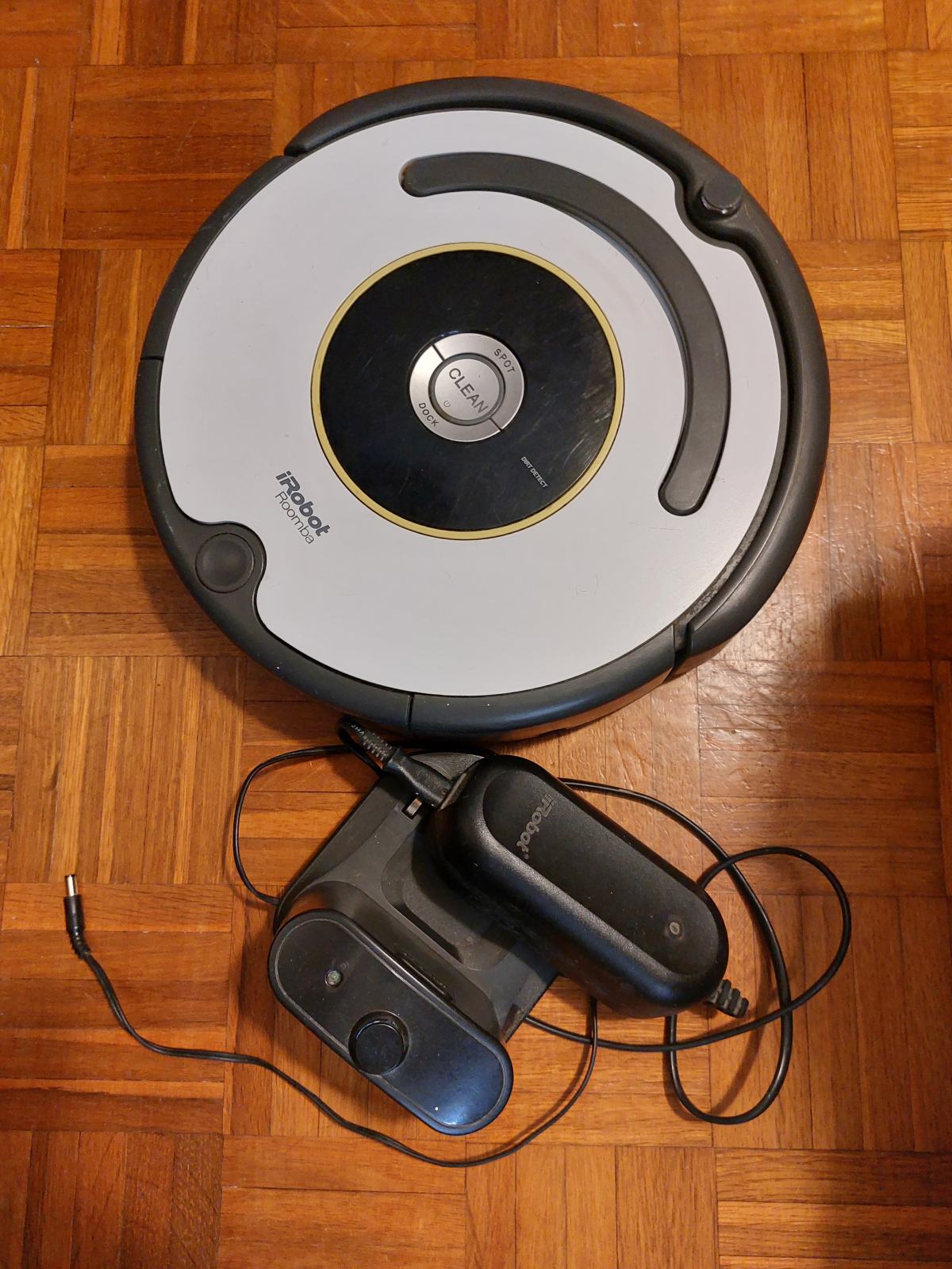 iRobot Roomba robotski sesalnik